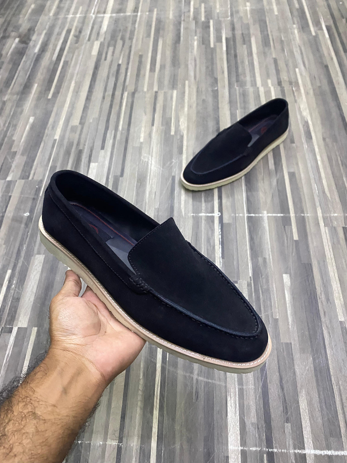 Black Suede Moccasin – Larrigan